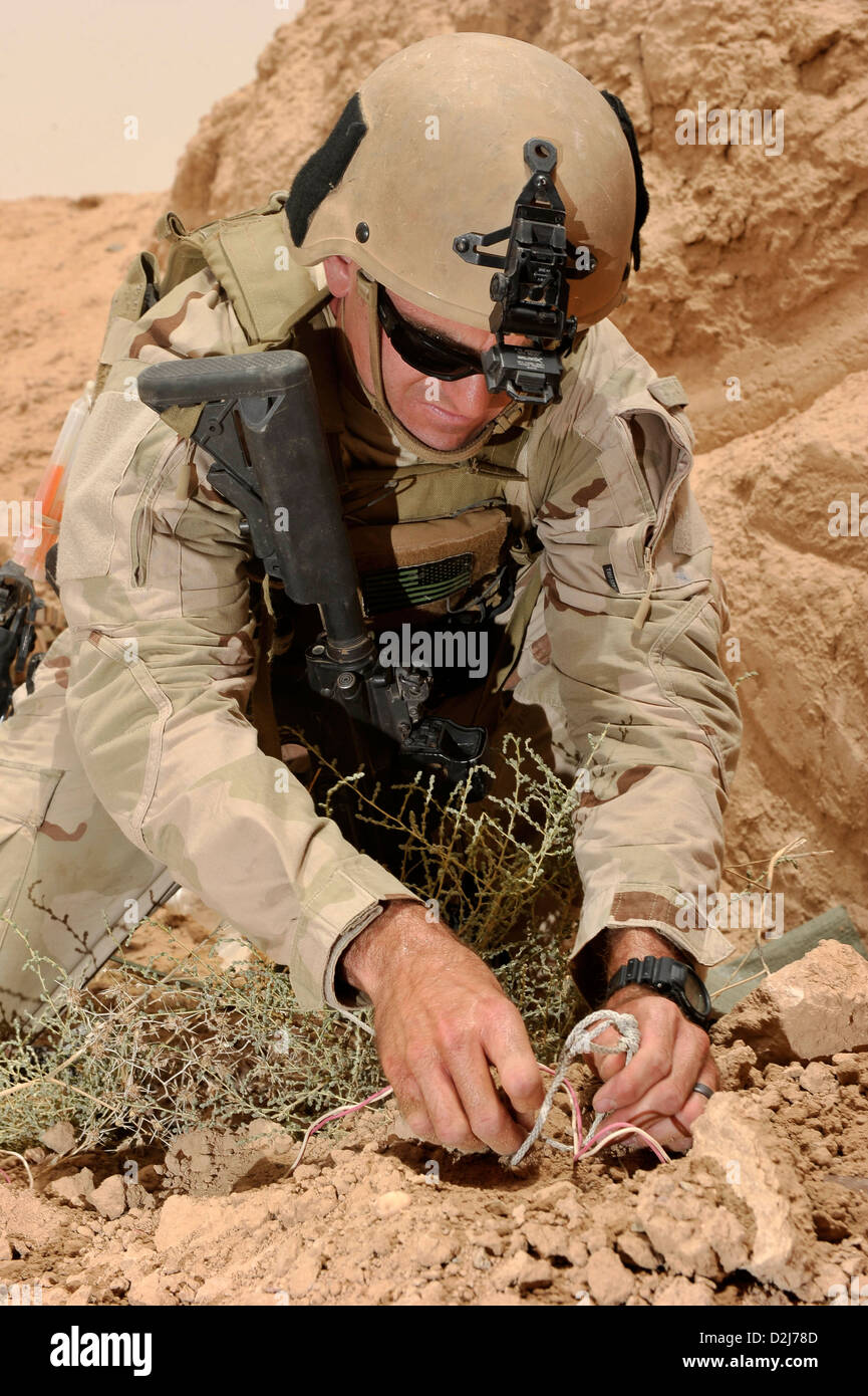Ied improvised explosive device hi-res stock photography and images - Alamy