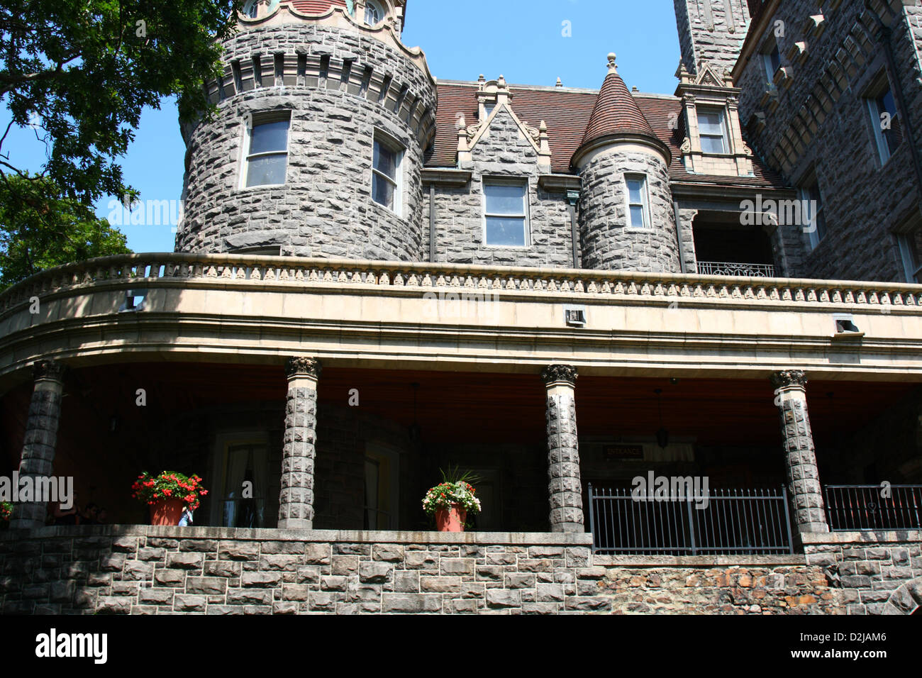 veranda at entrance to boldt castle Stock Photo - Alamy