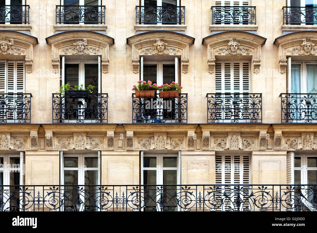 Paris balconies paris france hi-res stock photography and images - Alamy