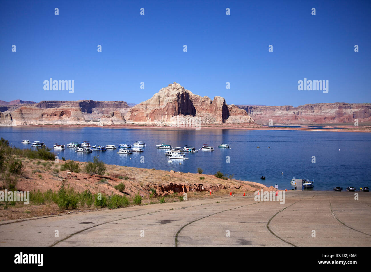 Landscape with yachts on Lake Powell, USA Stock Photo - Alamy