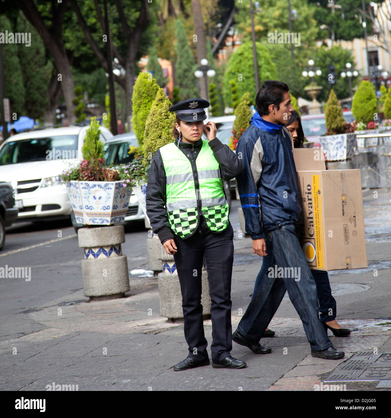 Mexican police officer in uniform hi-res stock photography and images ...