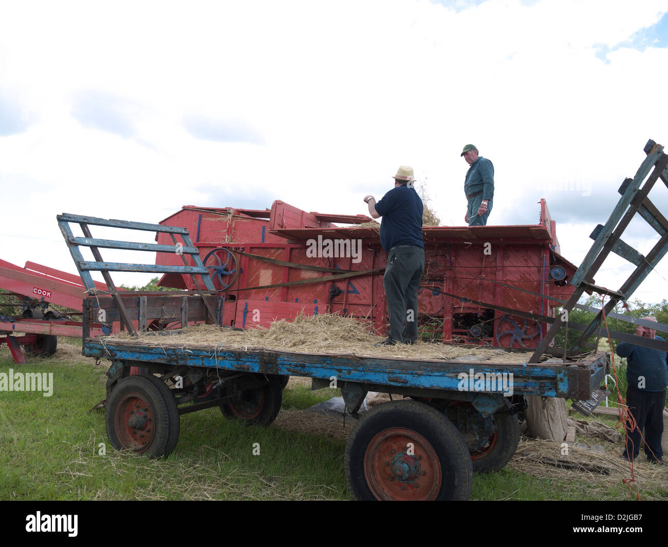 Vintage Ransome threshing machine working at Morton Steam and Vintage ...