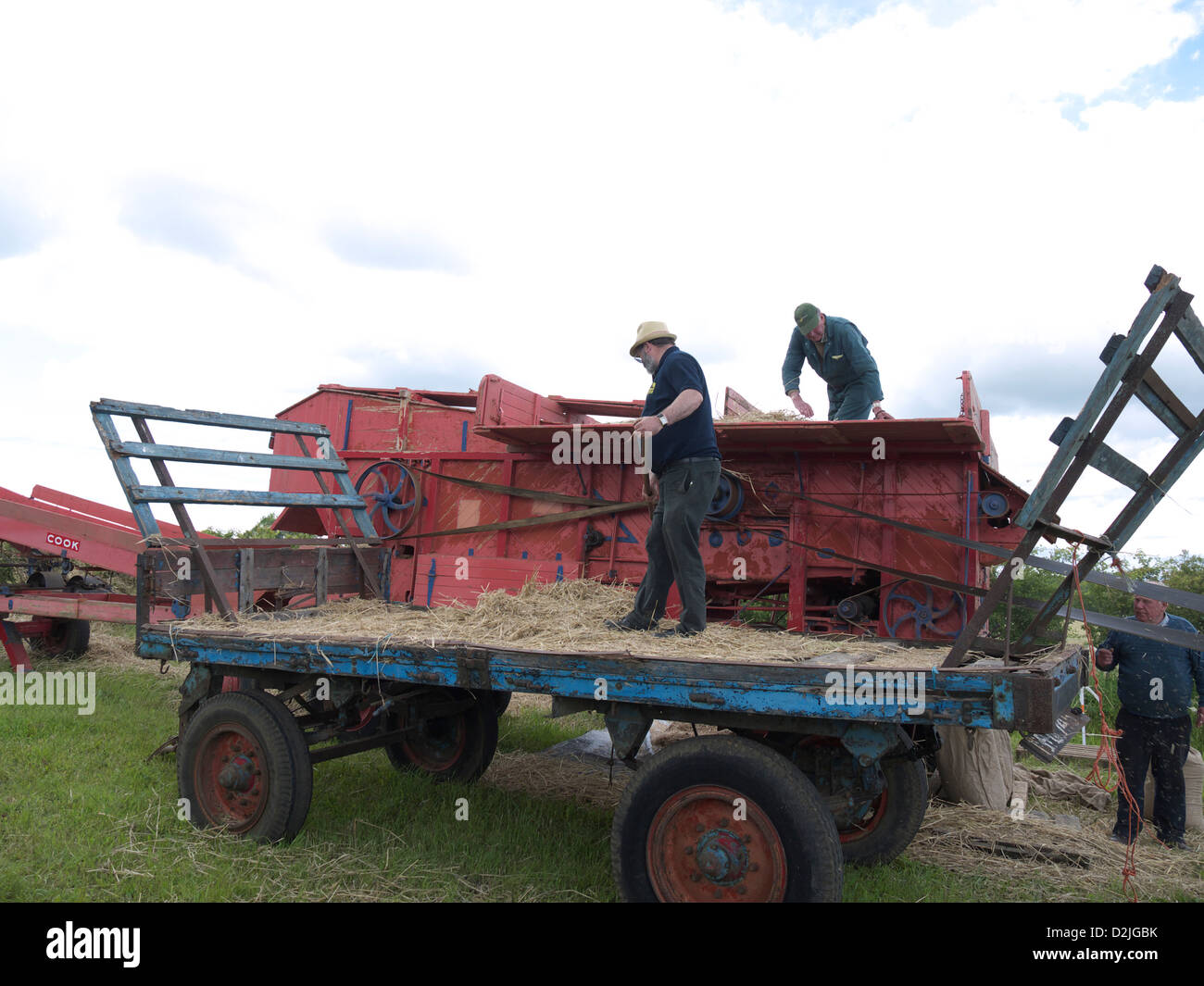 Vintage Ransome threshing machine working at Morton Steam and Vintage ...
