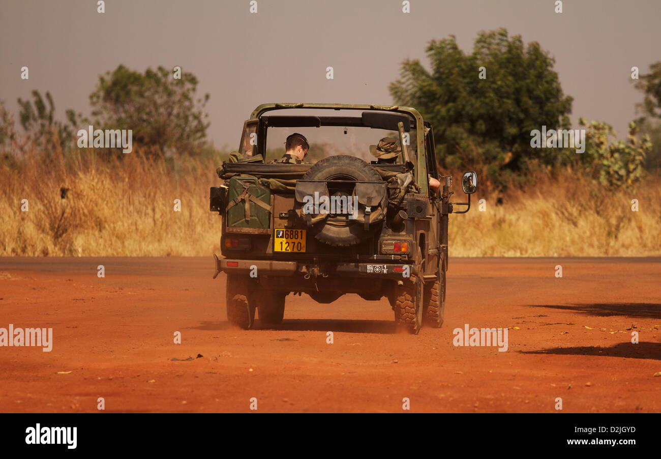 Bamako, Mali. 26th January 2013. A French army jeep leaves the French ...