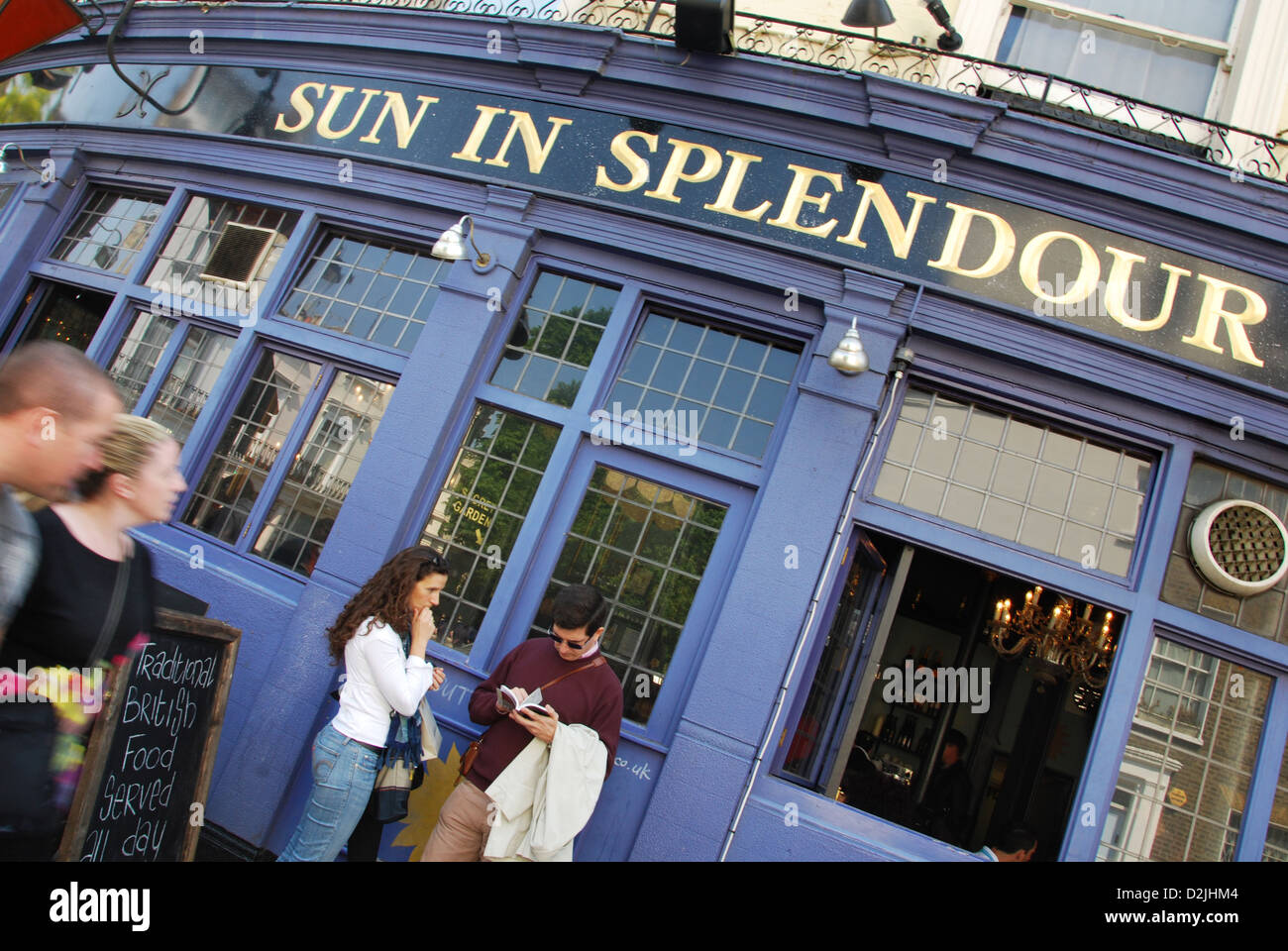 Pub punters hi-res stock photography and images - Alamy