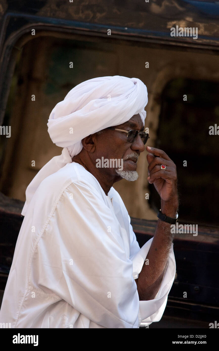 Arab man egyptian turban hi-res stock photography and images - Alamy