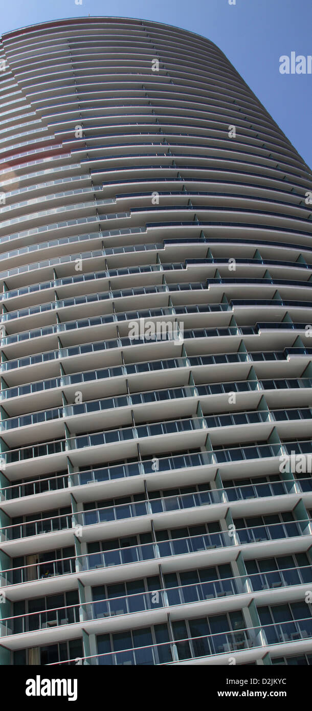 skyscraper looking up against the sky Stock Photo - Alamy