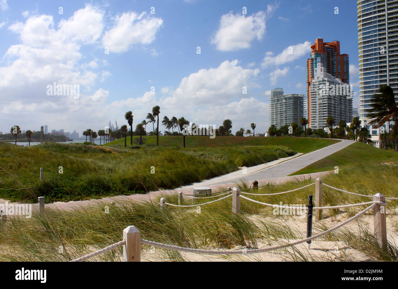 Tropical beach path hi-res stock photography and images - Alamy