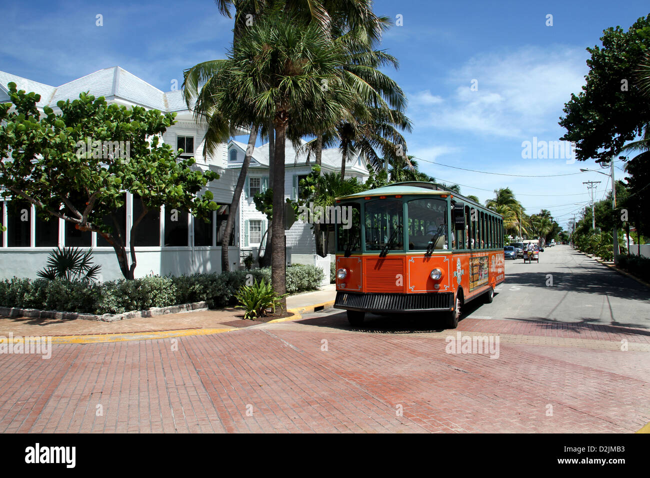 Old fashioned bus hi-res stock photography and images - Alamy