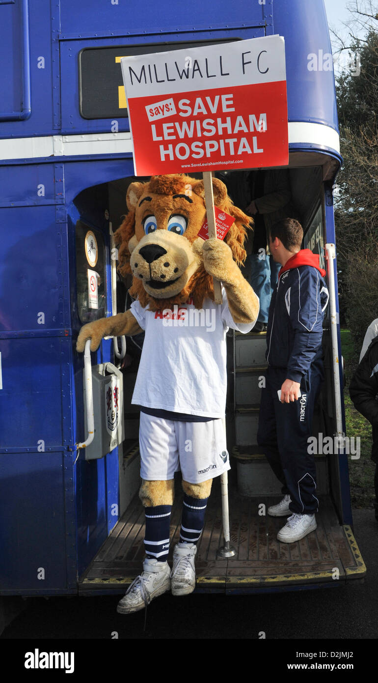 Millwall mascot hi-res stock photography and images - Alamy