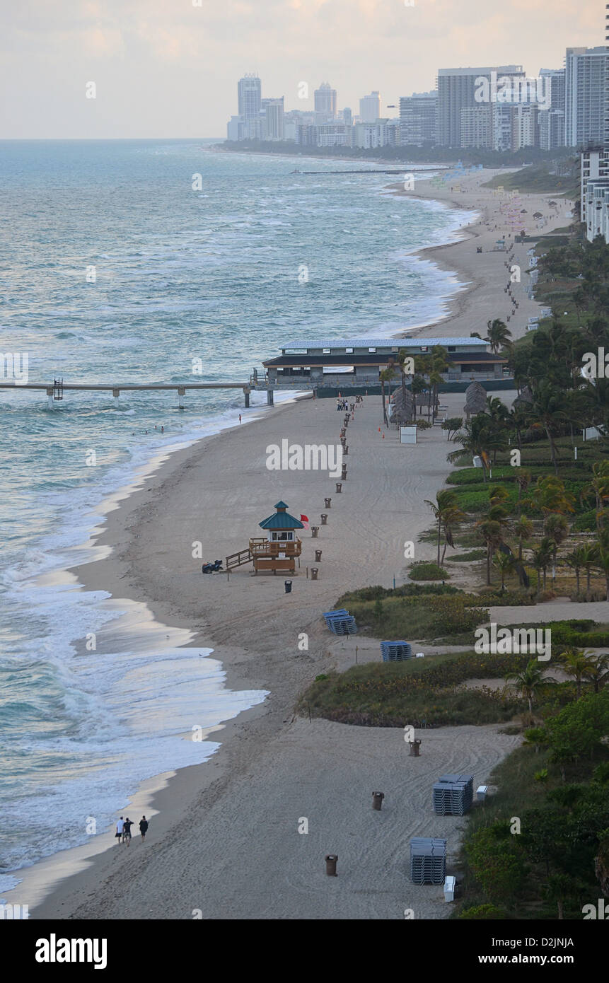 Sunny isles beach skyline hi-res stock photography and images - Alamy