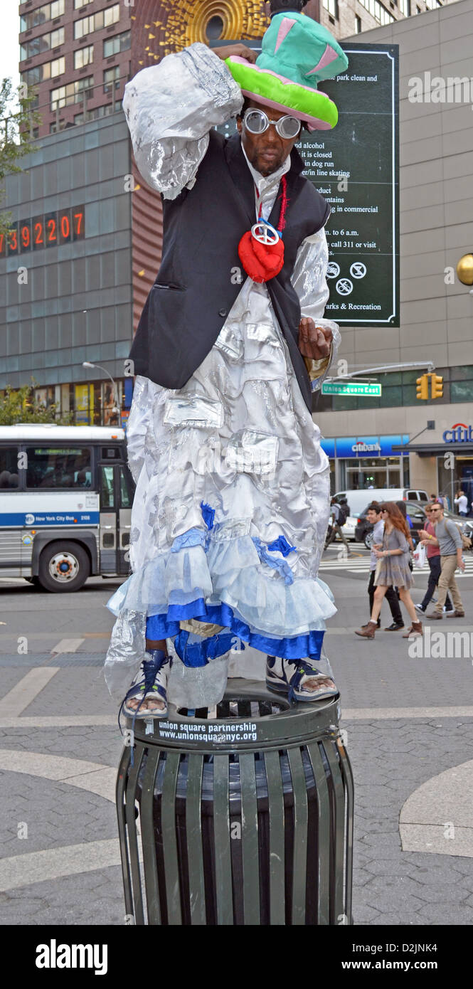 Portrait of Lee, a street performer in Union Square Park, New York City ...
