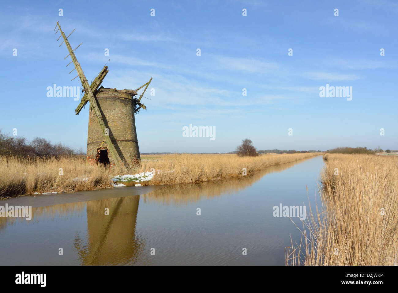 Brograve drainage mill derelict hi-res stock photography and images - Alamy
