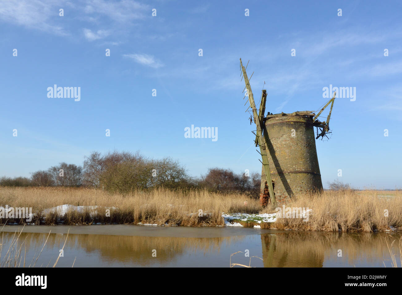 Brograve drainage mill derelict hi-res stock photography and images - Alamy