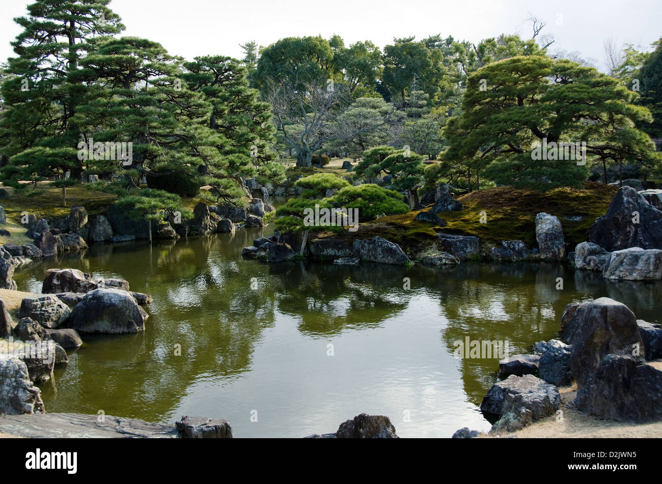 Japanese garden water trees hi-res stock photography and images - Alamy