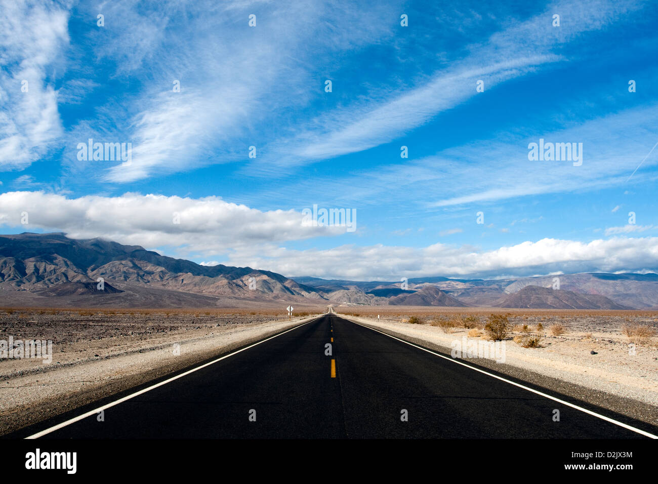 Death valley highway 190 hi-res stock photography and images - Alamy