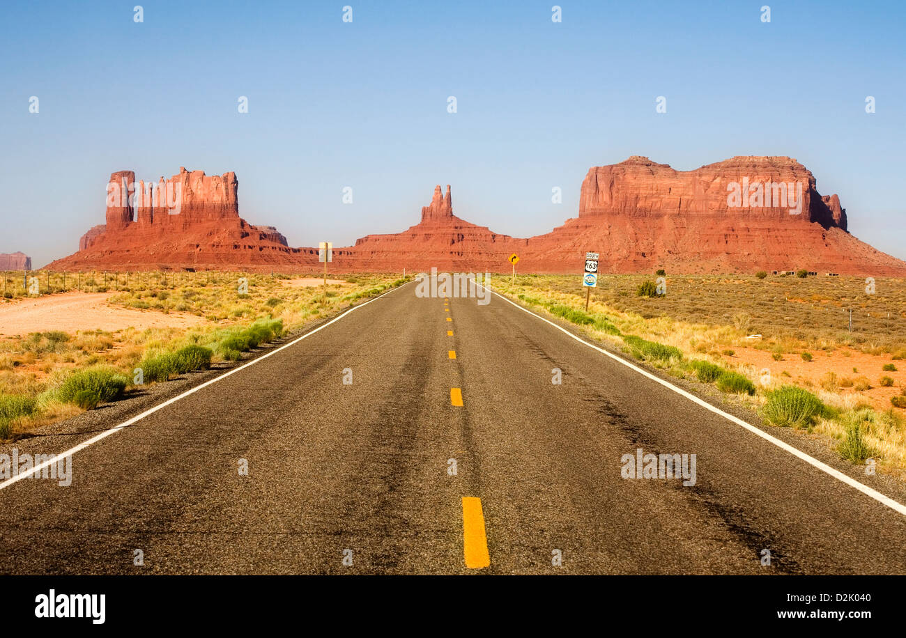 Highway Leading to Monument Valley Stock Photo - Alamy