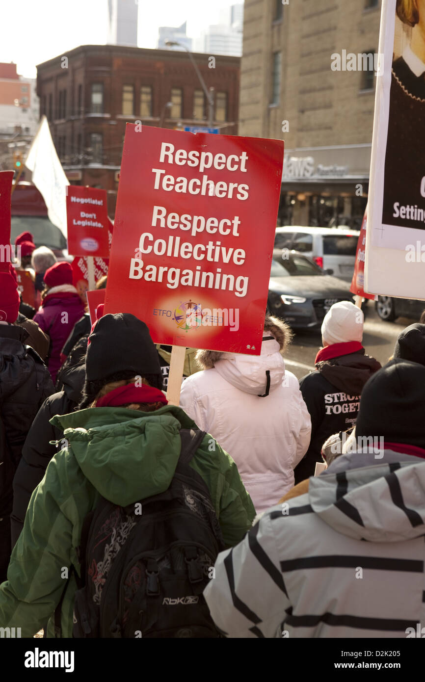 Elementary teachers protest Bill 115 on January 26 2013 in Toronto ...