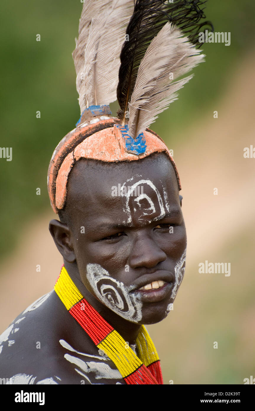 Portrait of Kara man with body painting and head dress-head shot Stock ...