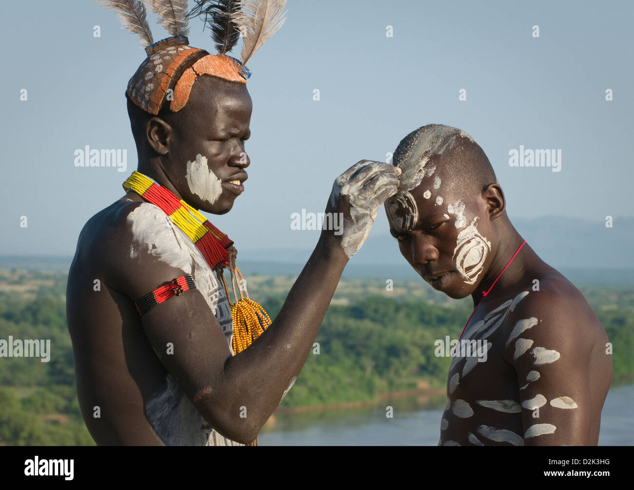 Omo people painting body hi-res stock photography and images - Alamy