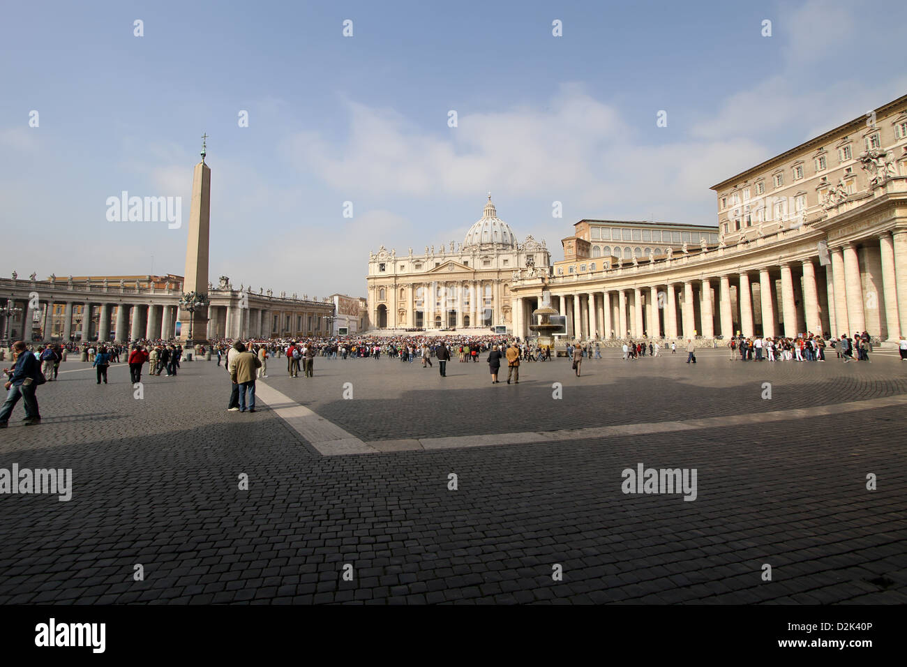 Piazza San Pietro (St Peter's Square) in Vatican Stock Photo - Alamy