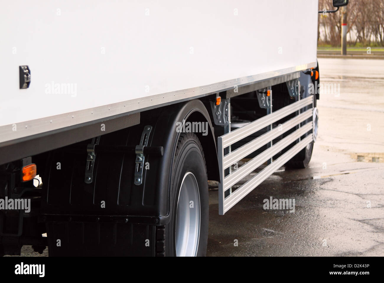White Lorry Side View Stock Photos & White Lorry Side View Stock Images ...