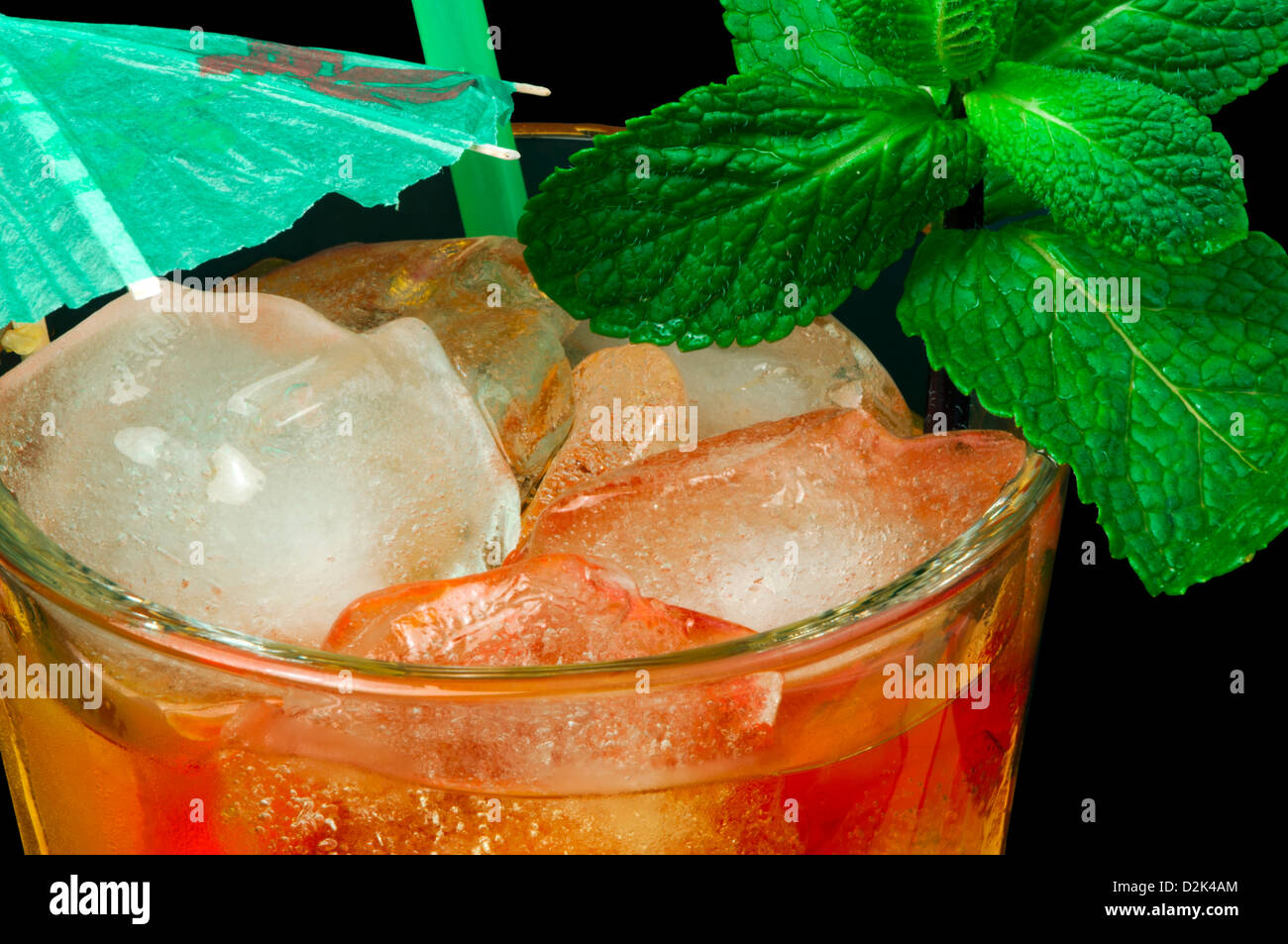 Ice tea with lemon.Closeup glass ice tea with ice cubes and mint Stock ...