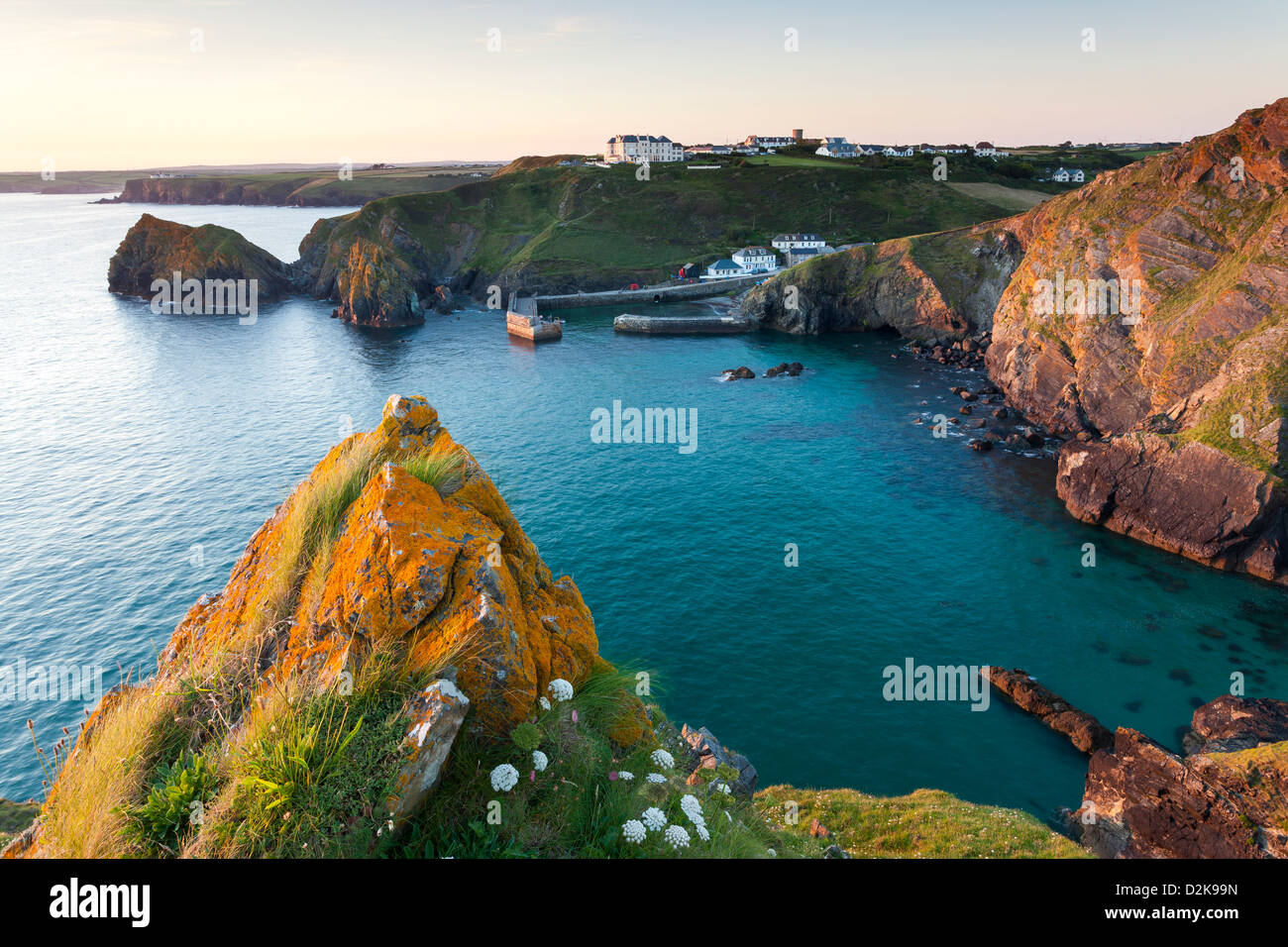 Mullion cove cornwall hi-res stock photography and images - Alamy