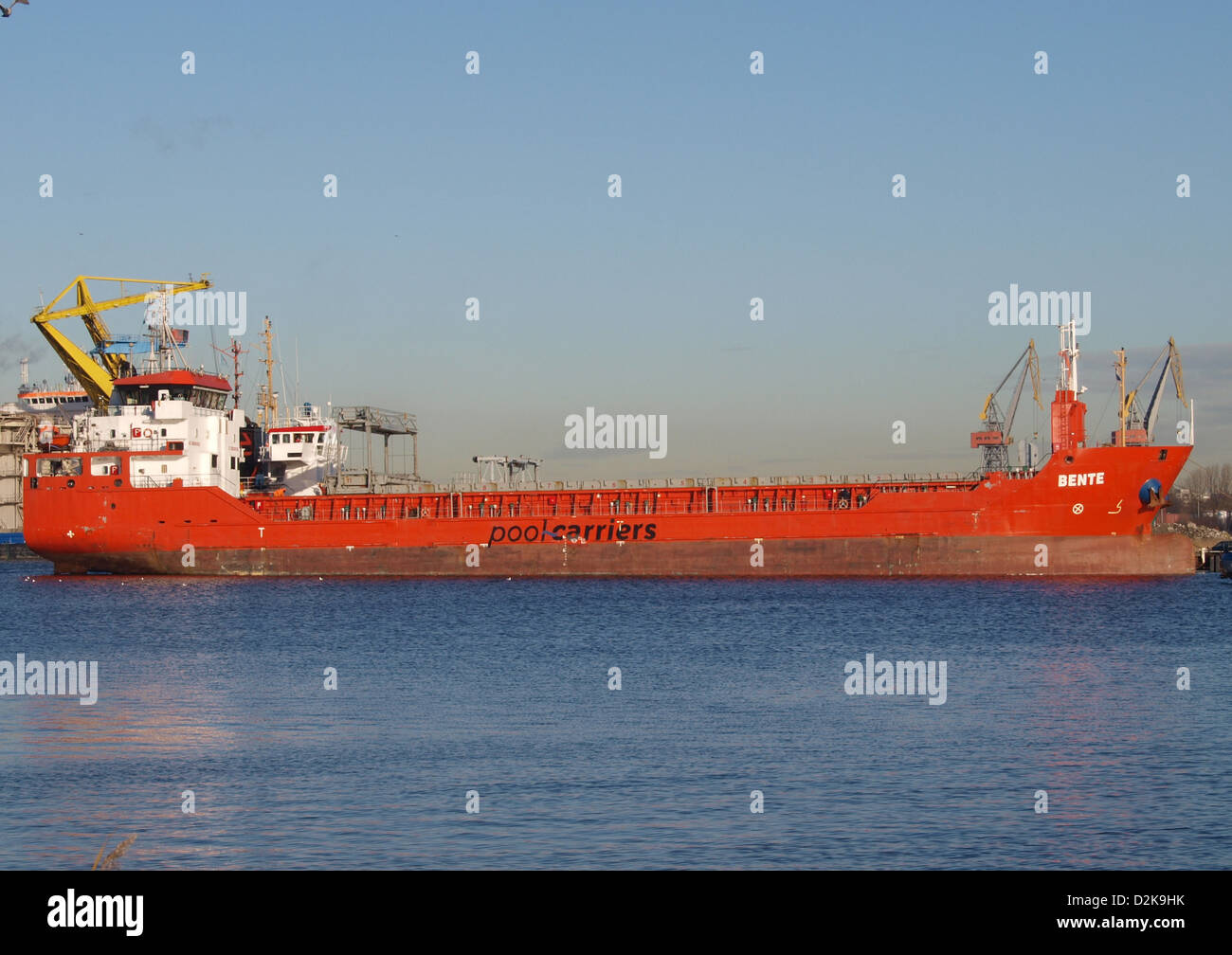 Trading ship at dock hi-res stock photography and images - Alamy