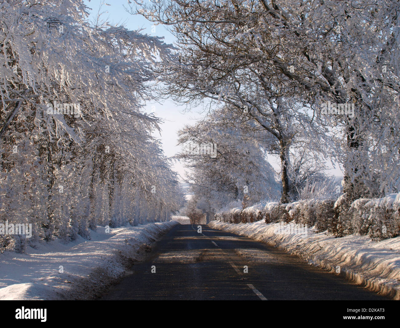 Gritted road hi-res stock photography and images - Alamy