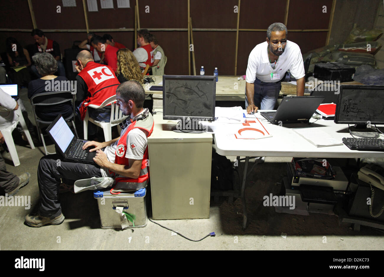 American red cross relief workers hi-res stock photography and images ...