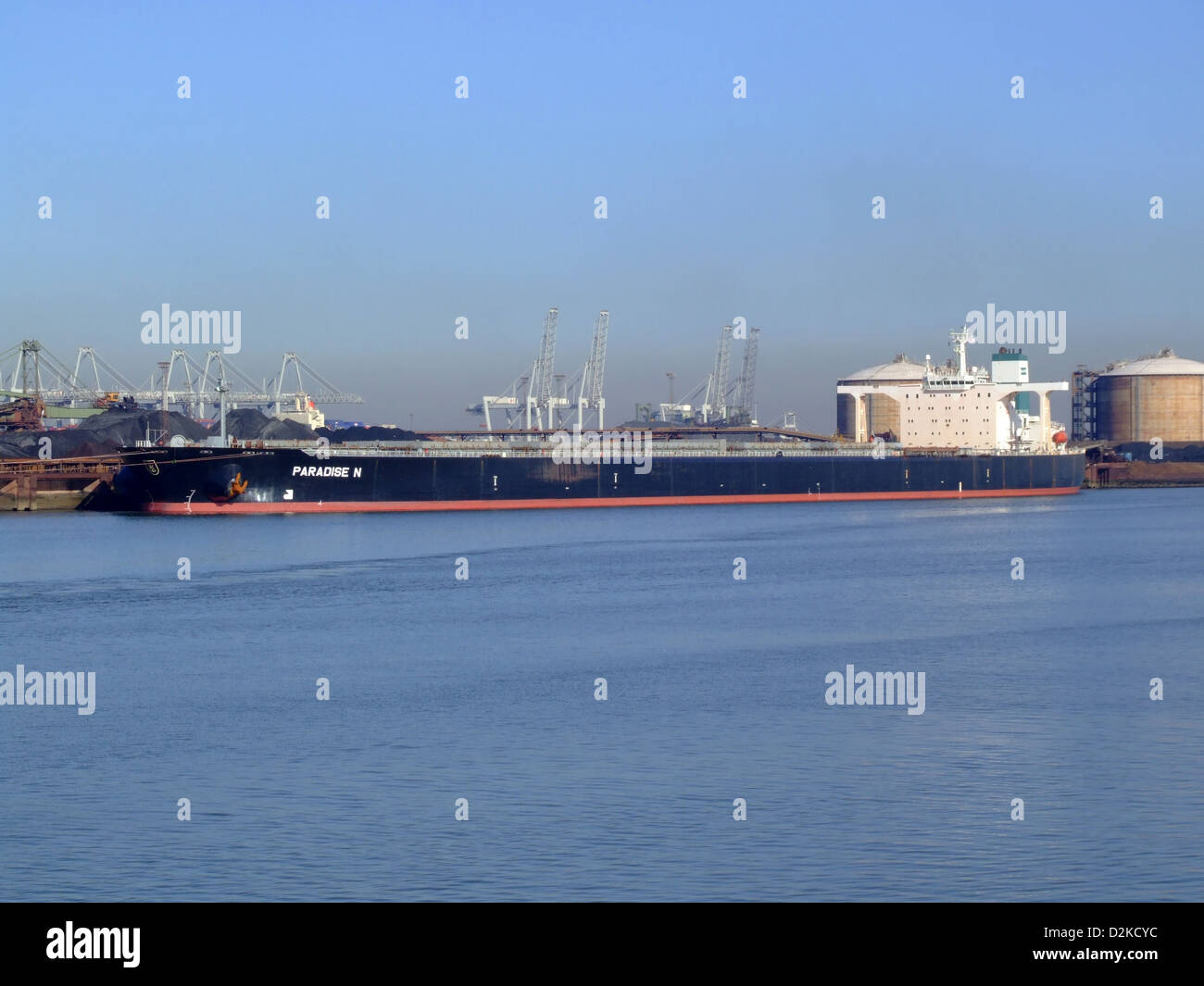 Cargo tanker hi-res stock photography and images - Alamy