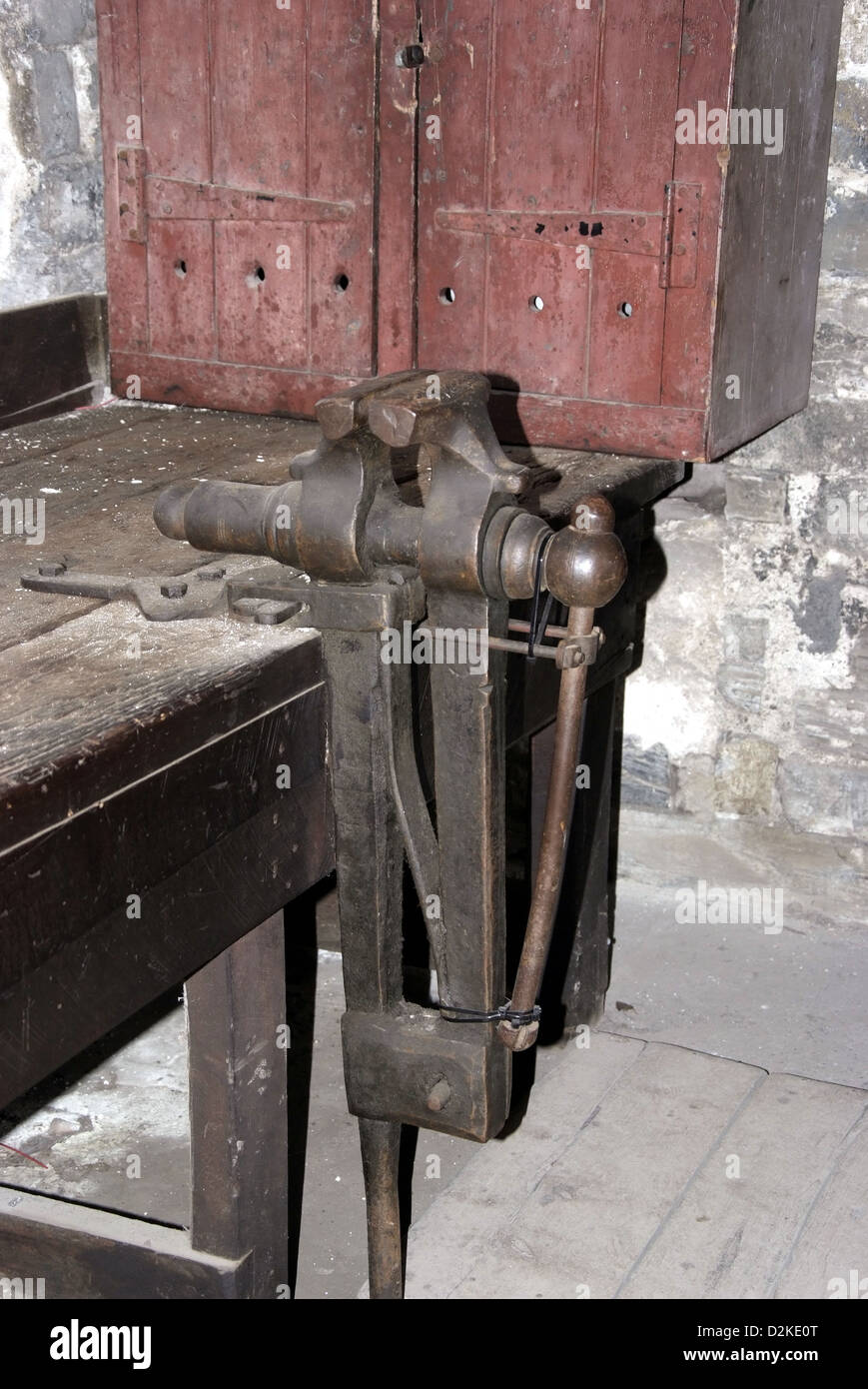 Old bench vice hi-res stock photography and images - Alamy