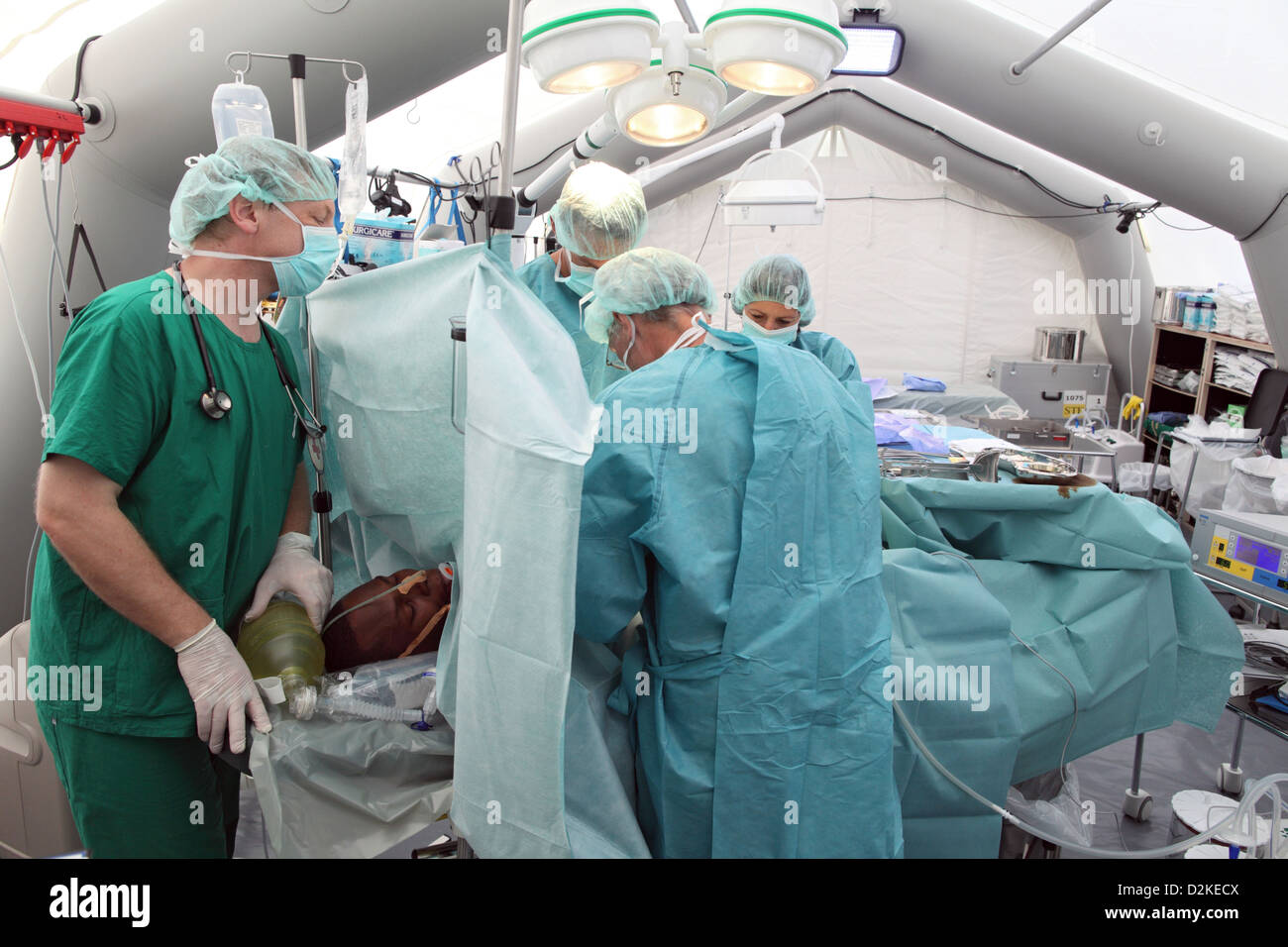 Surgery surgical tent hi-res stock photography and images - Alamy