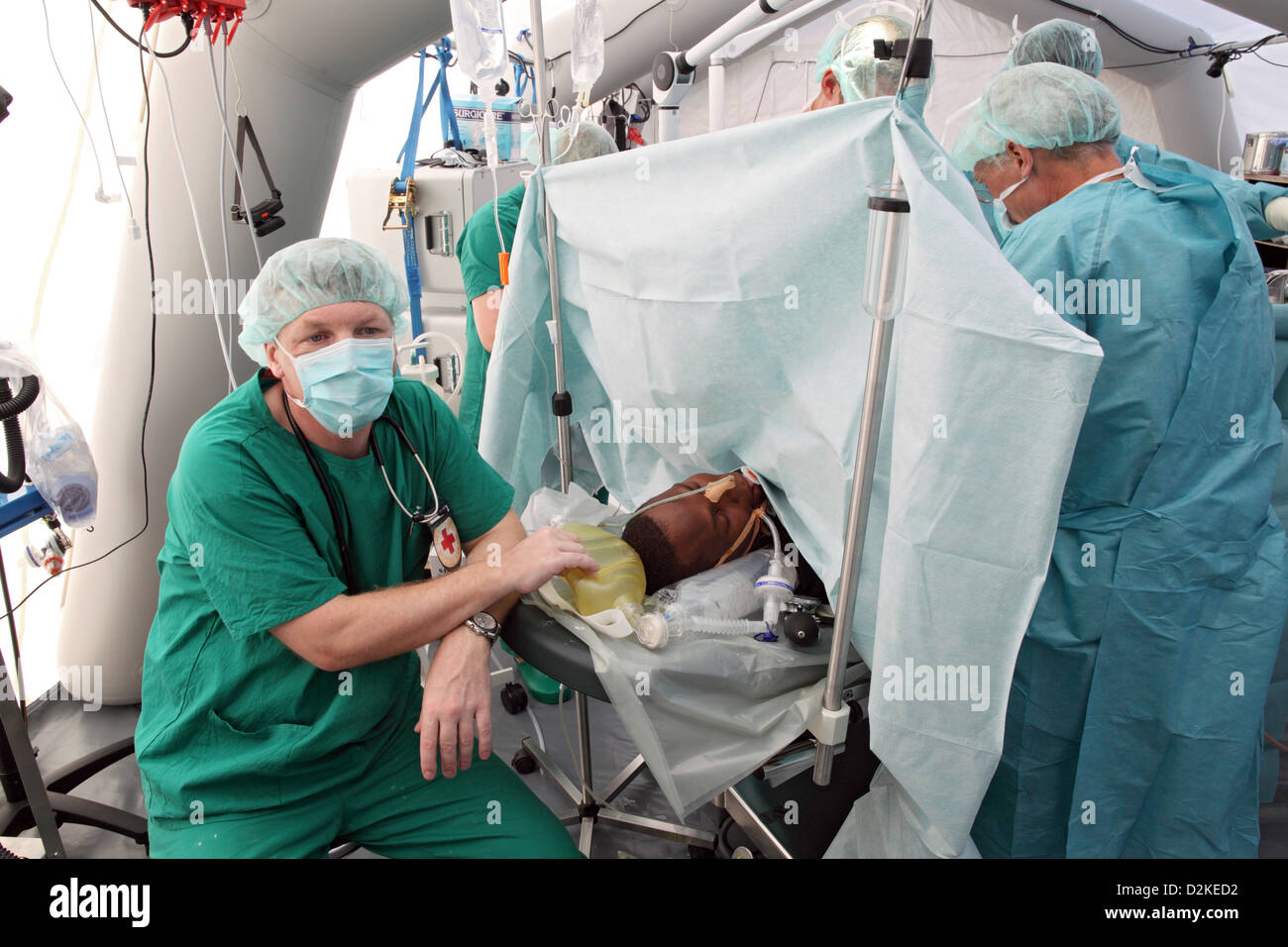 Surgery surgical tent hi-res stock photography and images - Alamy