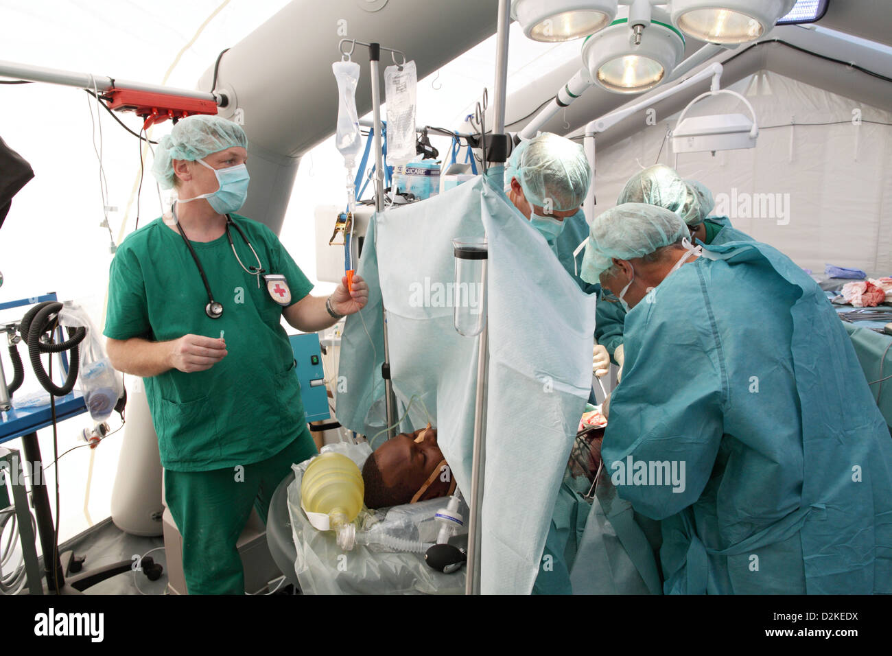 Carrefour, Haiti, at a doctors surgery in the operating tent Stock ...