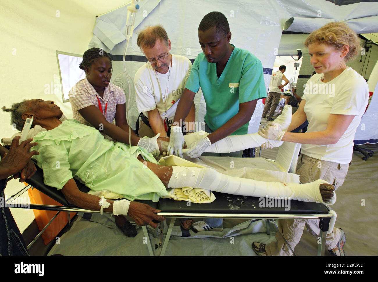 Haitian doctor hi-res stock photography and images - Alamy