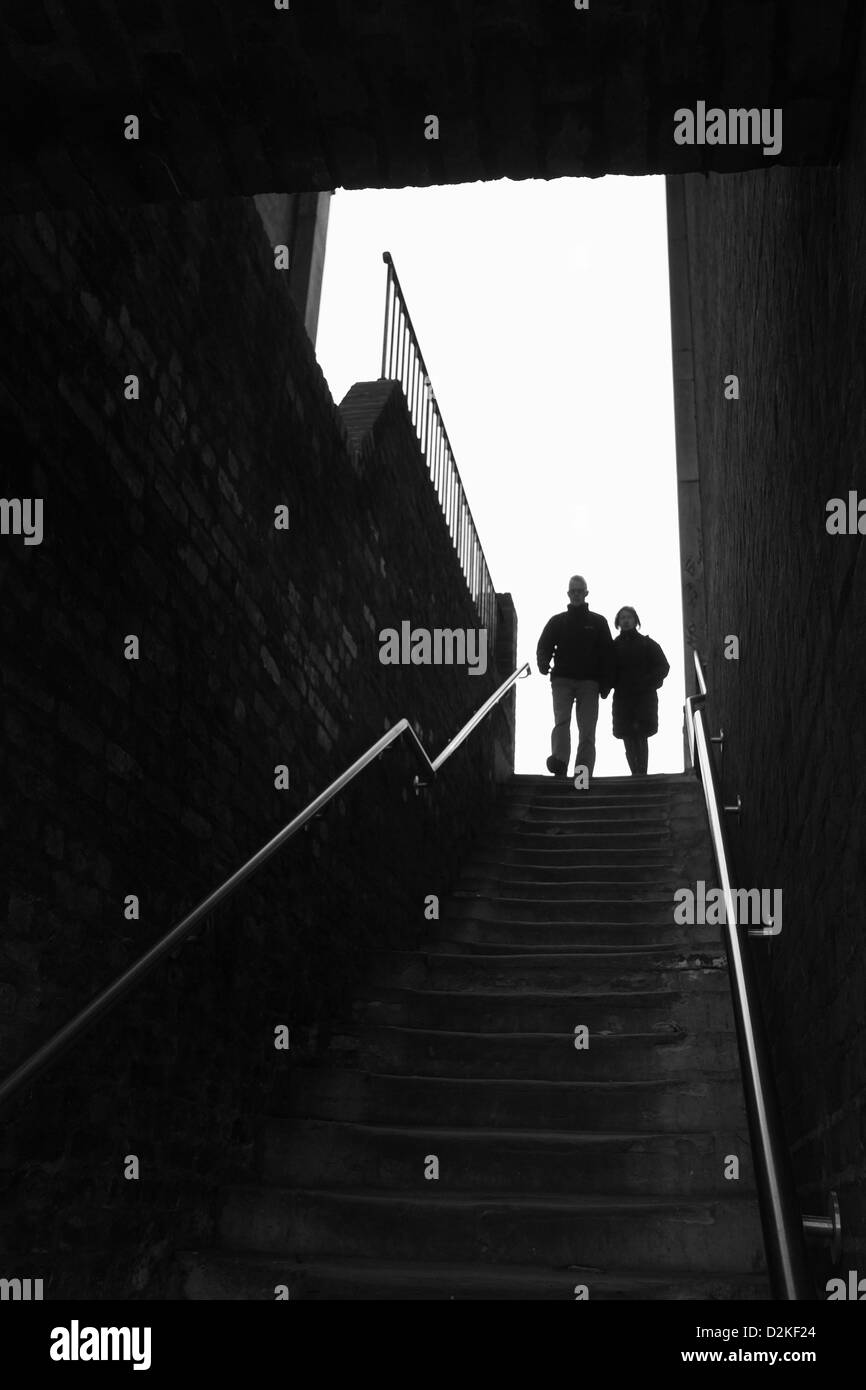 London alley steps hi-res stock photography and images - Alamy