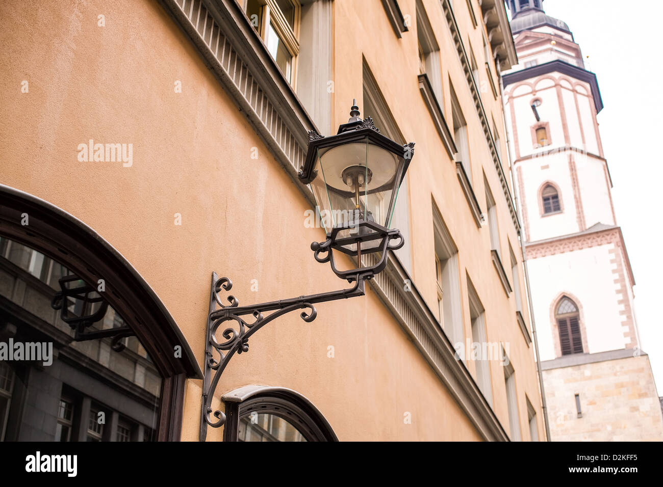 House building yellow lamppost hi-res stock photography and images - Alamy