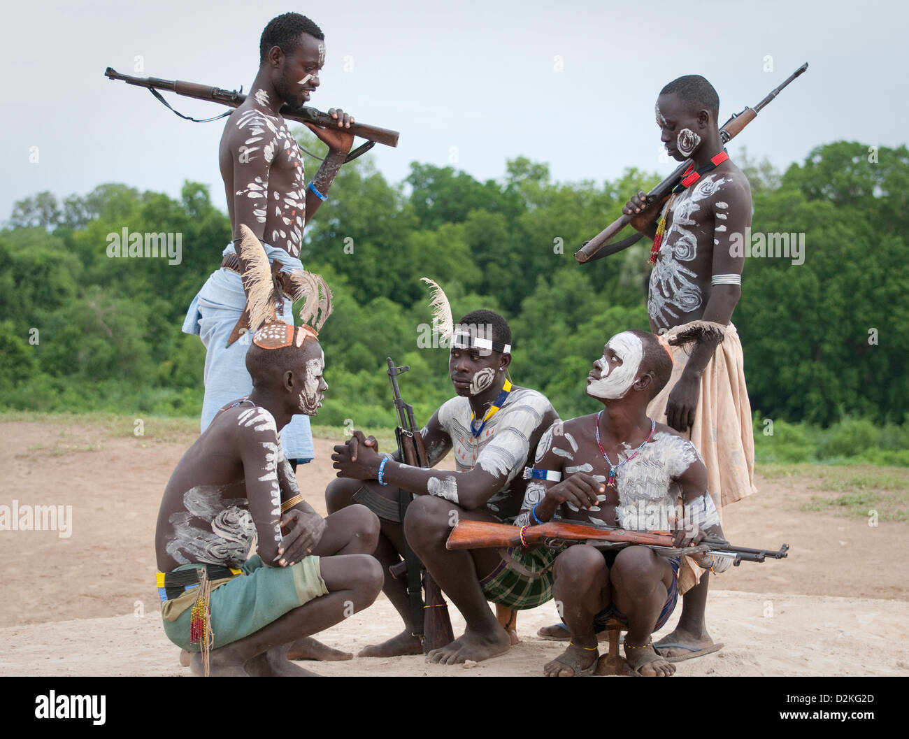 Men holding rifles hi-res stock photography and images - Alamy