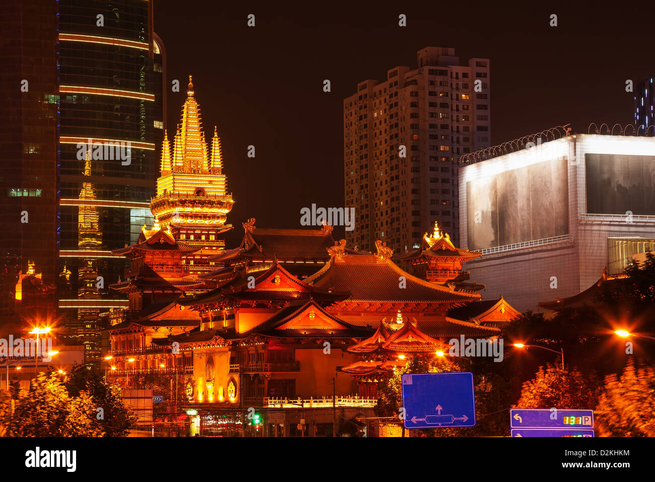 Golden Temples Roof Top Jing An Tranquility Temple Central Shanghai ...
