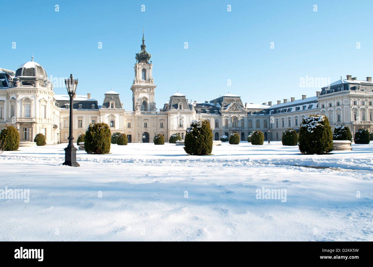 Snow sculpture castle hi-res stock photography and images - Alamy
