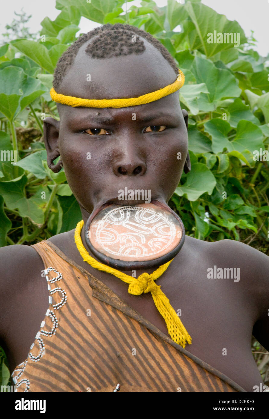 Mursi tribal hi-res stock photography and images - Alamy