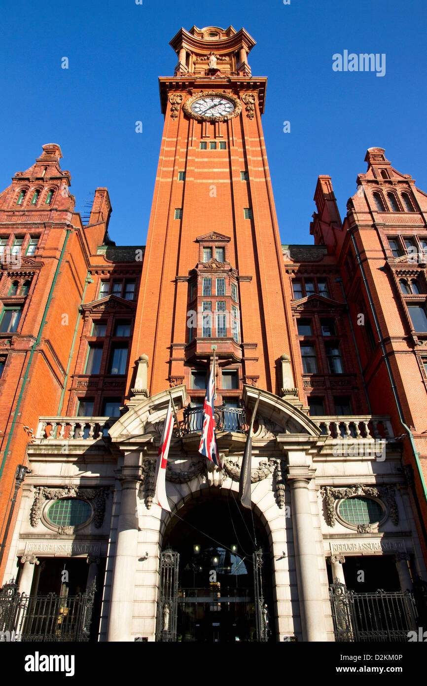 Refuge building hi-res stock photography and images - Alamy