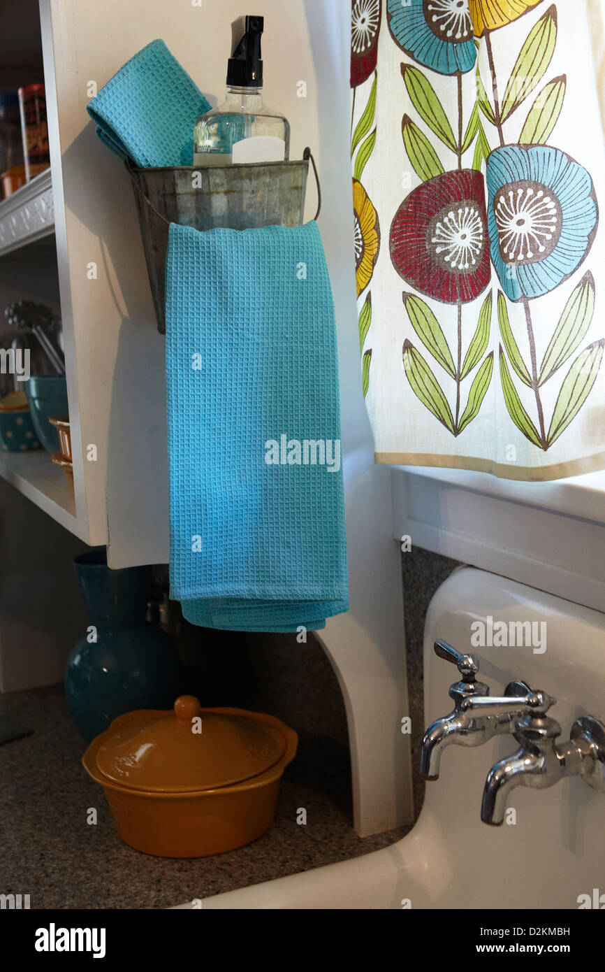 Rustic kitchen sink and tea towel Stock Photo - Alamy