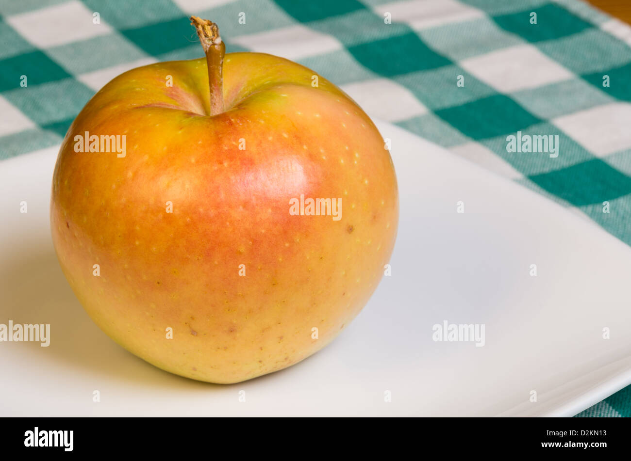 Pink pearl apple hi-res stock photography and images - Alamy