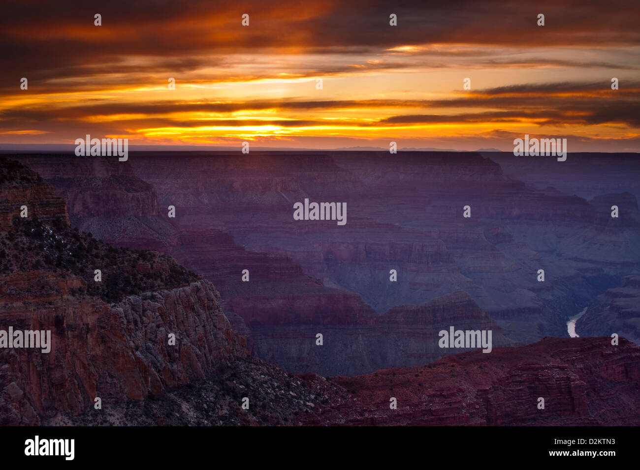 Sunset over the Grand Canyon an the Hopi Point Overlook. The Colorado ...