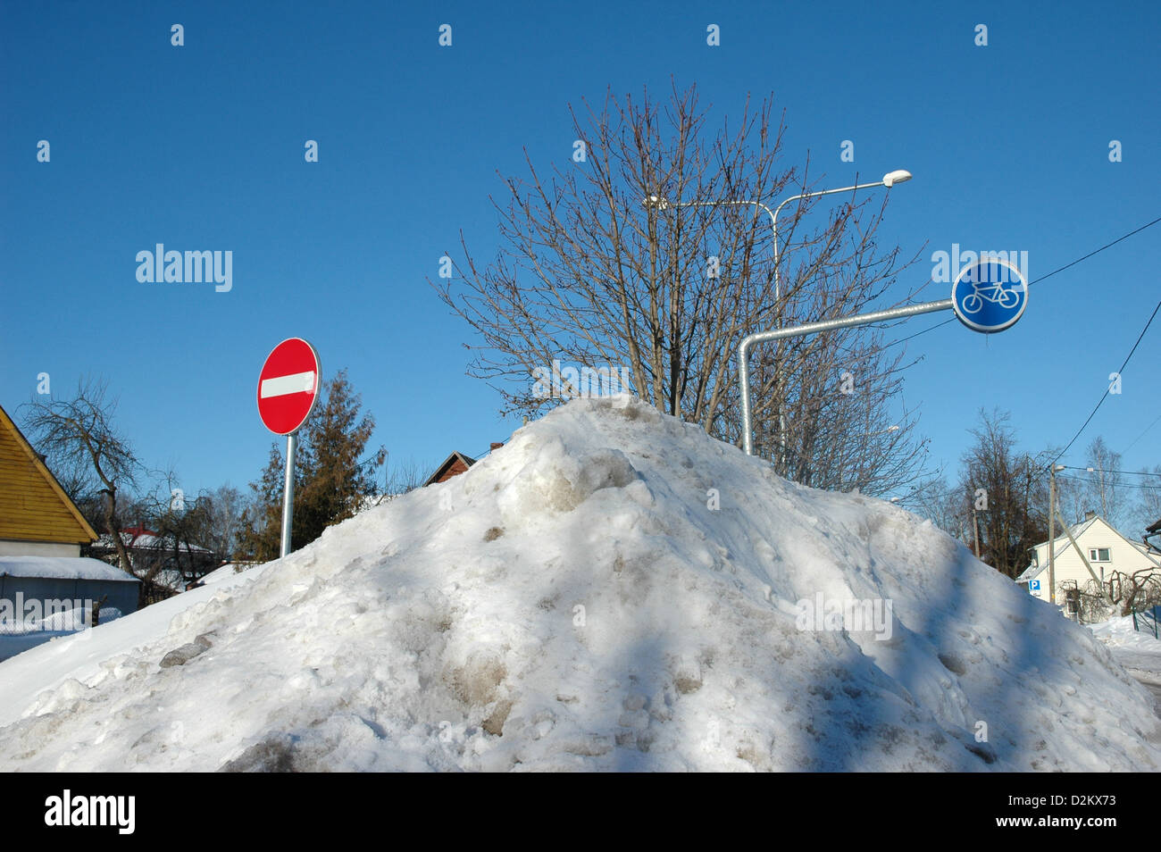 Estonia traffic sign hi-res stock photography and images - Alamy