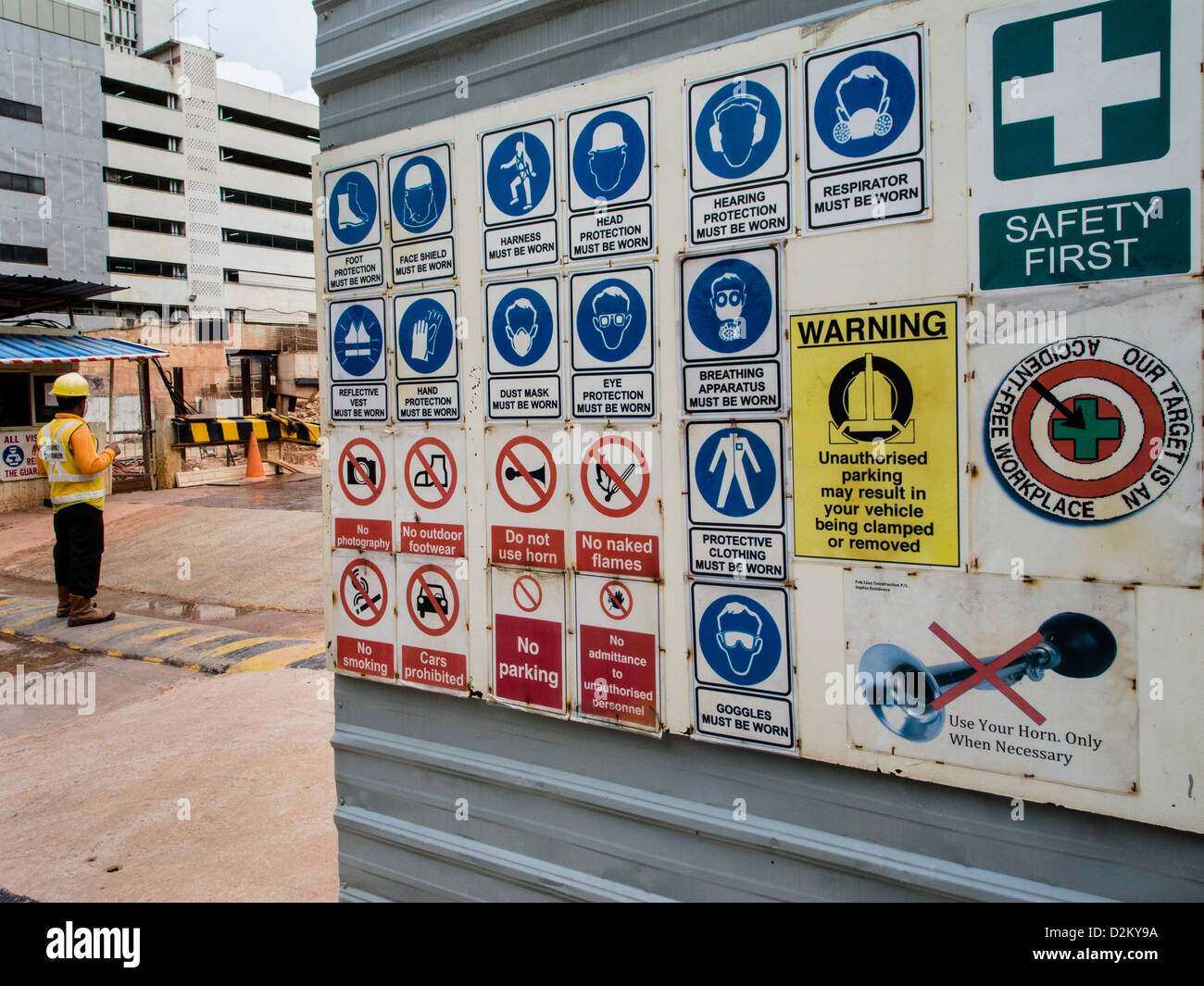 Singapore construction site hi-res stock photography and images - Alamy