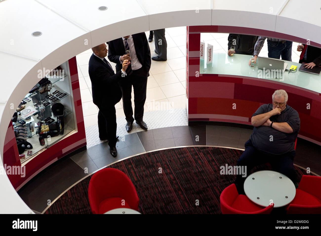 Car dealership customer waiting area hi-res stock photography and ...